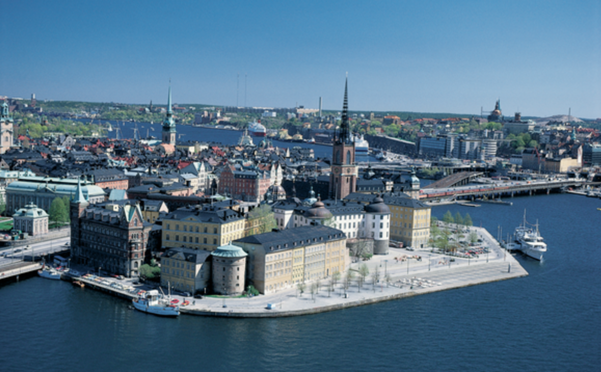 Swedish inflation falls in January as Riksbank considers first hike ...