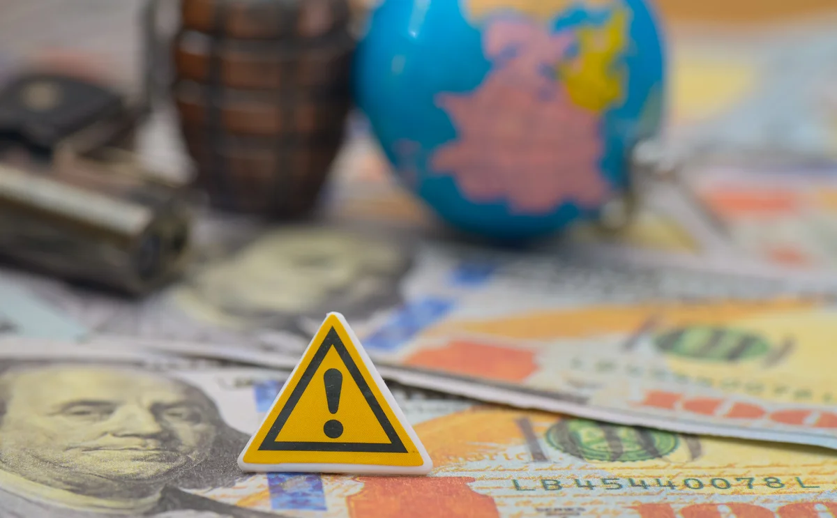 How to deal with geopolitical risks, central banking-style - Central ...